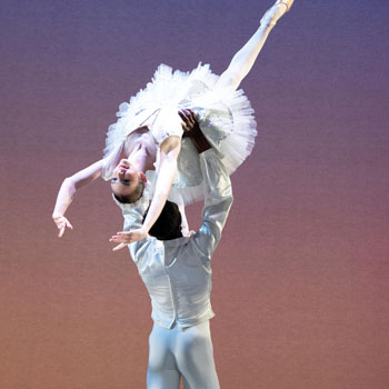 Ballet-Dance-Lift_eb - Metropolitan Arts Council